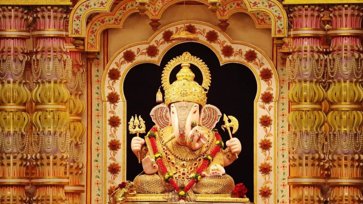 Ganesh Chaturthi 2025: Famous Ganpati Pandals In Mumbai & Across India